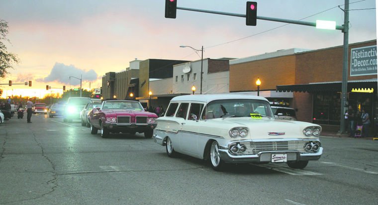 Friday Night Car Cruise - Duncan Convention & Visitor's Bureau